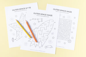 Printable outer space mazes - Chevron Lemon