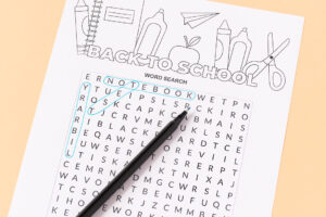 Printable back to school word search - Chevron Lemon